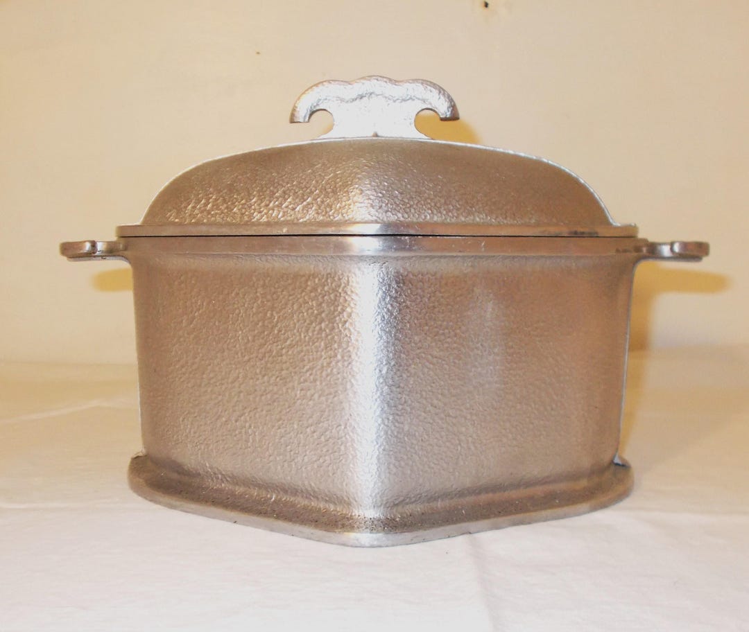 Guardian Aluminum Triangle Shaped Covered Pot is Cast Aluminum MCM ...