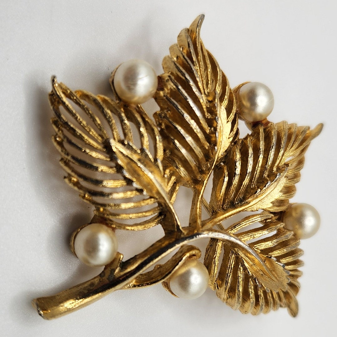 Vintage Lisner Gold Tone Leaf Faux Pearl Brooch Pin, Lisner Brooch ...