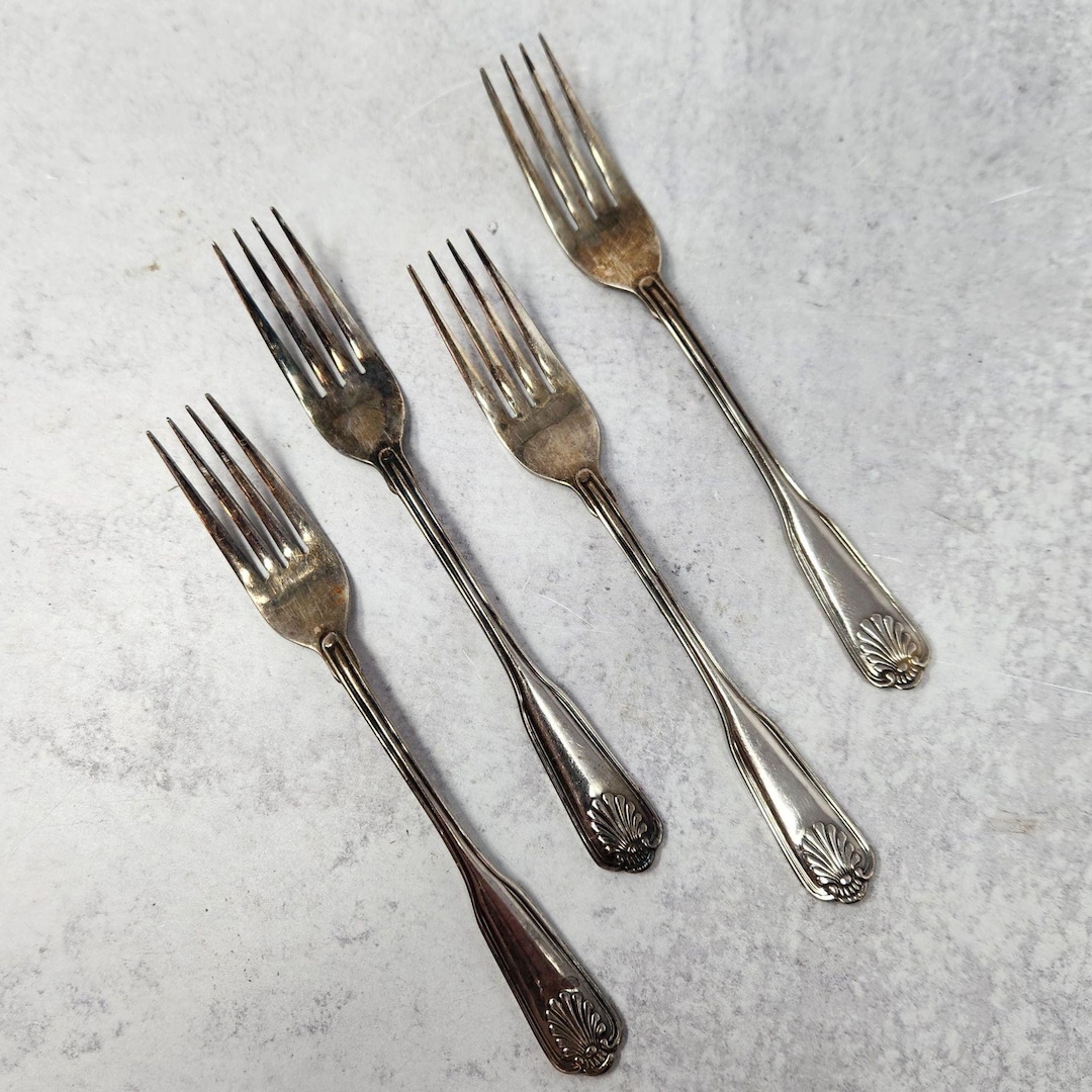 4 Vintage Dinner Forks COVENTRY SHELL Retroneu Silverplate, Vintage ...