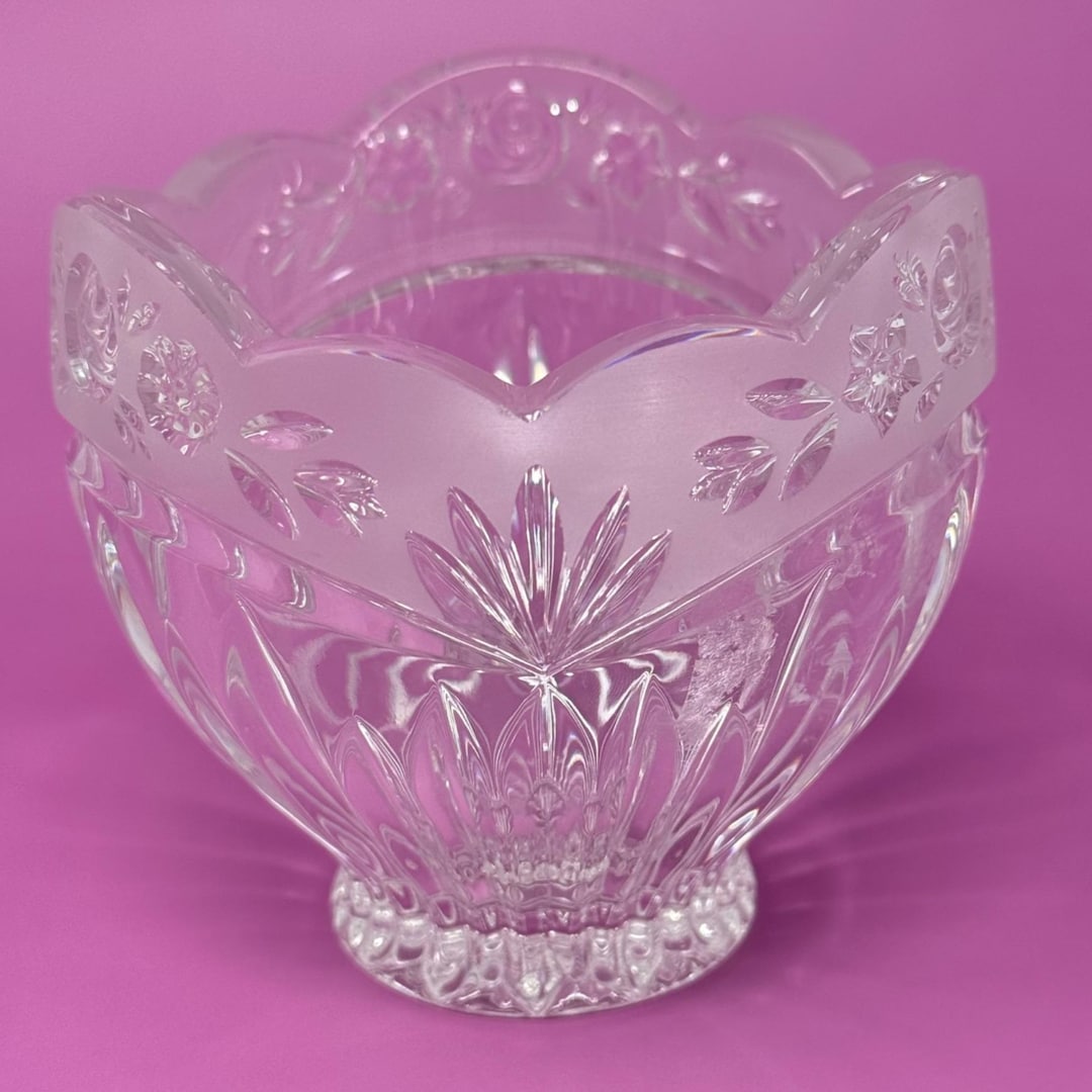 Vintage Oneida Southern Garden Crystal Bowl, Frosted Rose Petal Floral ...