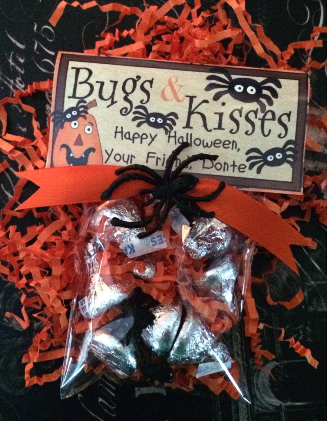 Halloween Candy Treat Bag Favors With Decorative Bag Topper Bugs and ...