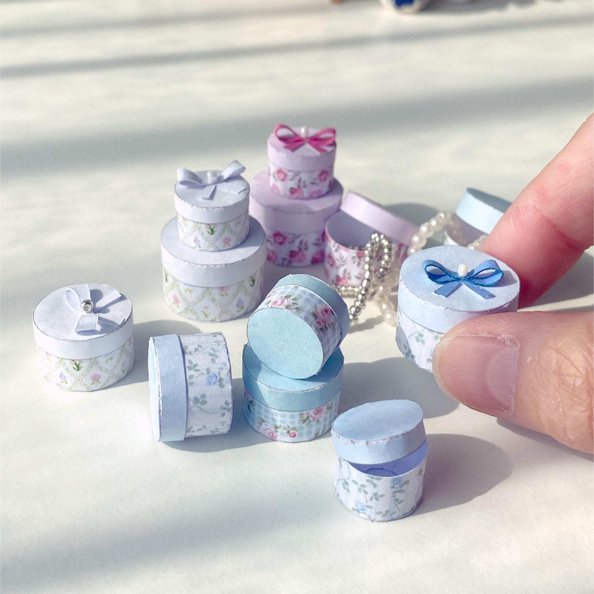 Miniature Hat Boxes Printable Bundle, Shabby Chic Dollhouse Décor (1:12 ...