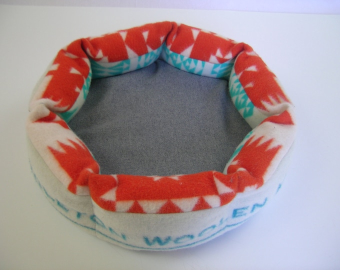 Pendleton Blanket Beds for Cats and Dogs. Washable. Turquoise, Orange ...