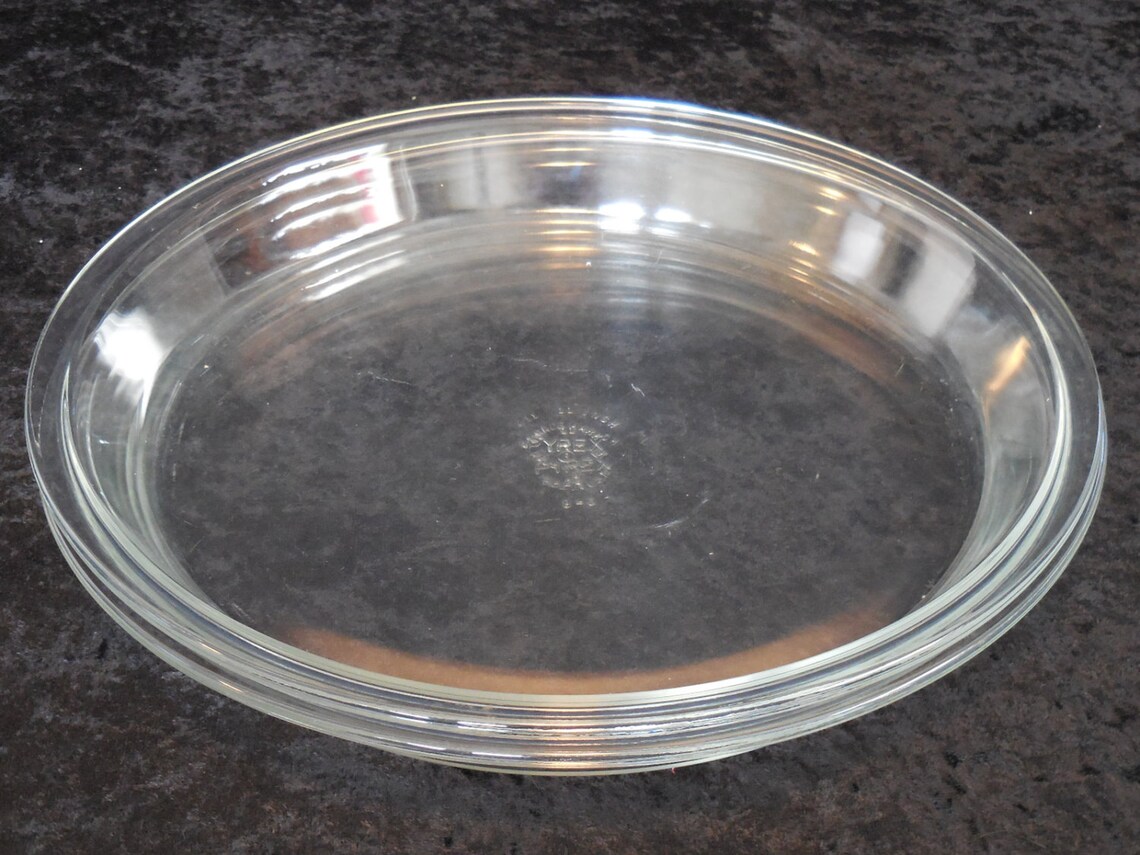 Pyrex Large #211 Pie Plates, 11" Across, Set of Two - Etsy