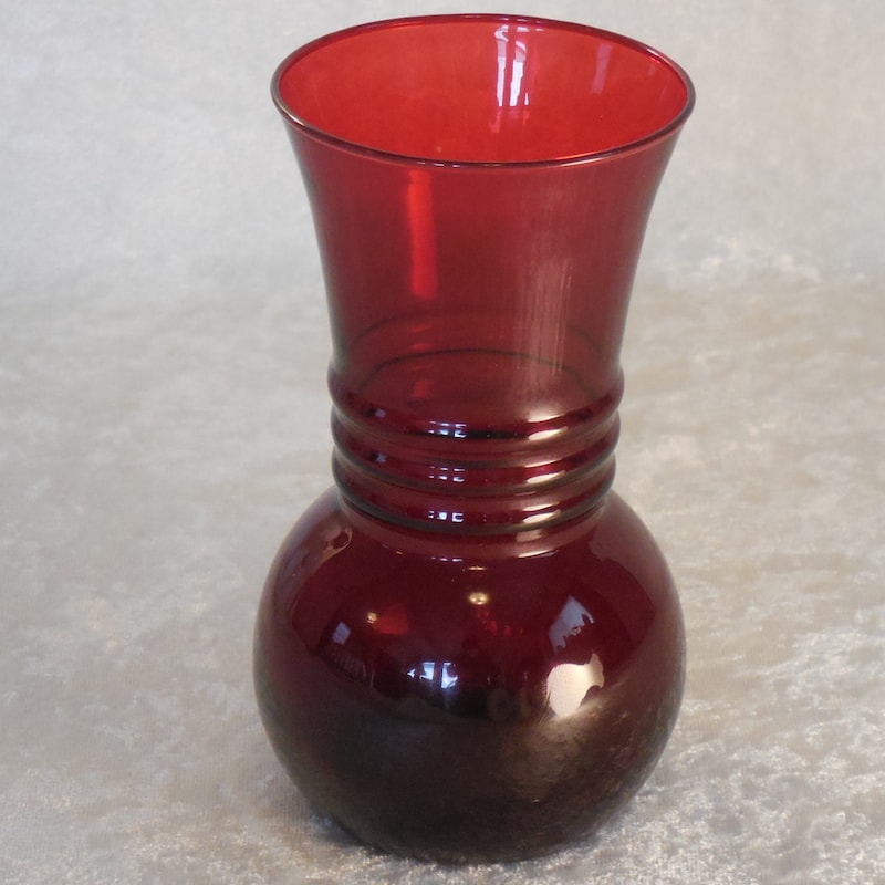 Ruby Red Vase - Etsy