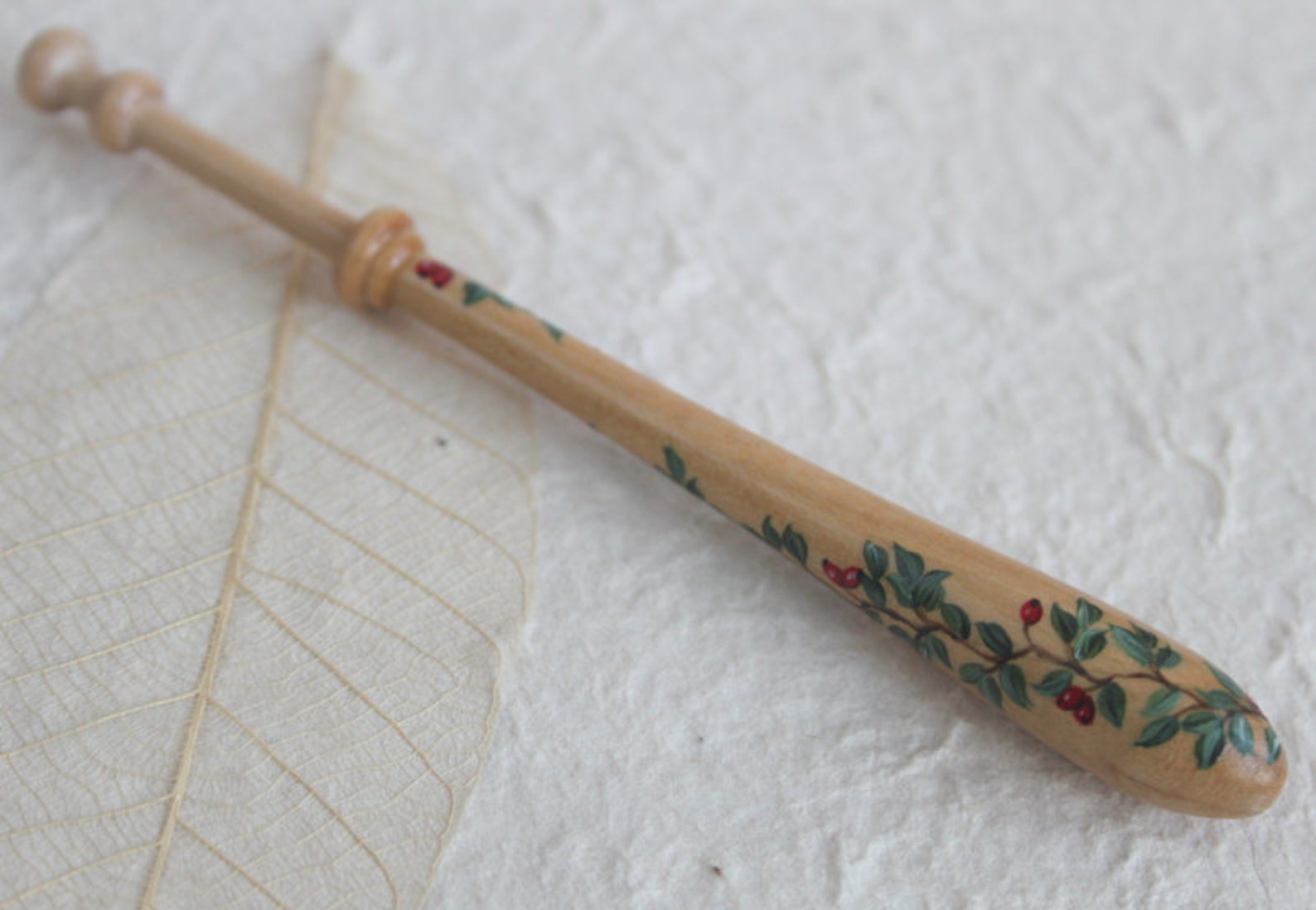Painted Bayeux Lace Bobbin Spiral Berries and Leaves - Etsy UK
