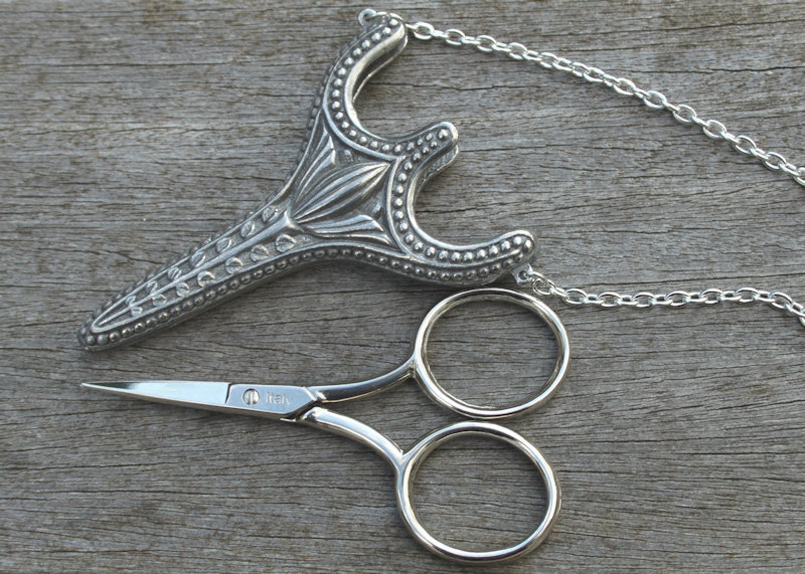 Tulip Case With Scissors and Chain Lacemaking and Embroidery - Etsy UK