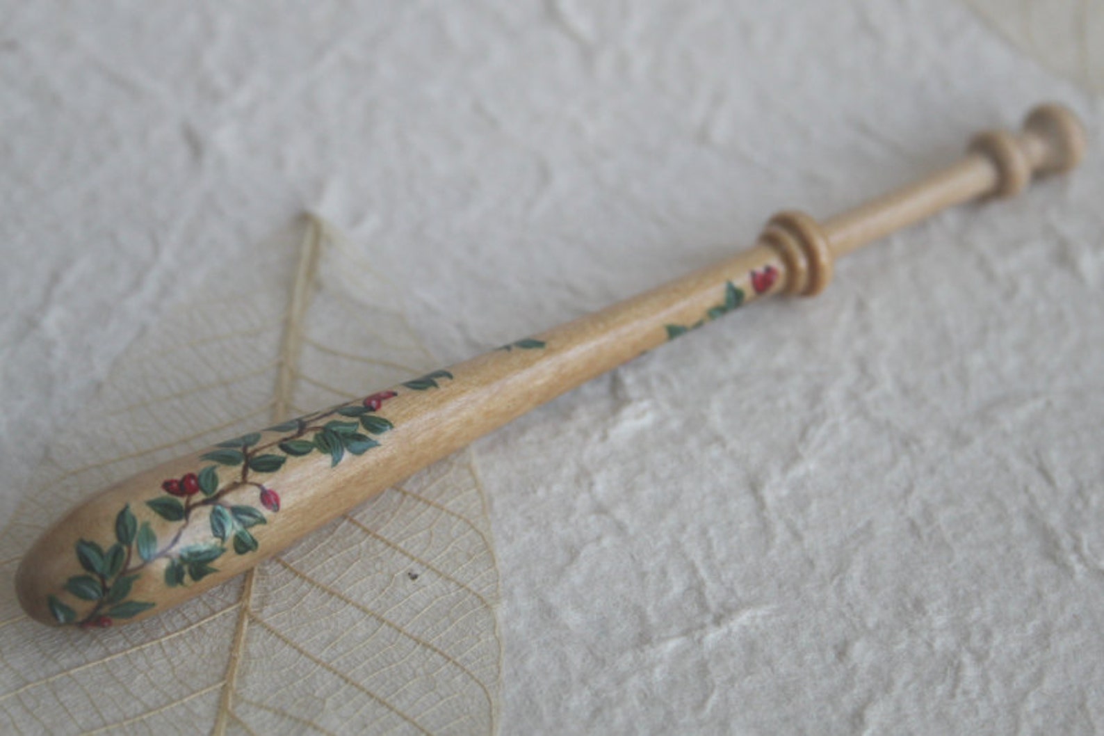 Painted Bayeux Lace Bobbin Spiral Berries and Leaves - Etsy UK