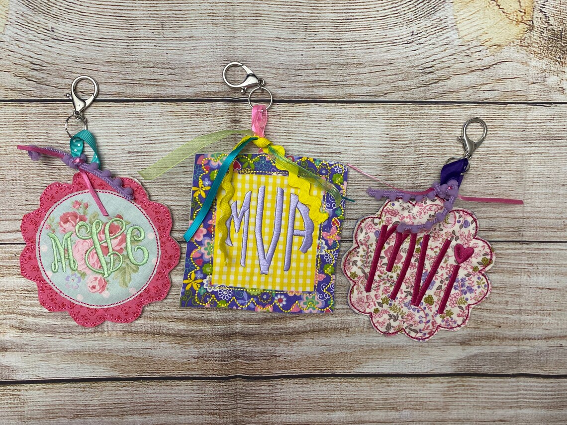 Bag Tag Circle Scalloped Pink Floral Bag Tag with Monogram | Etsy
