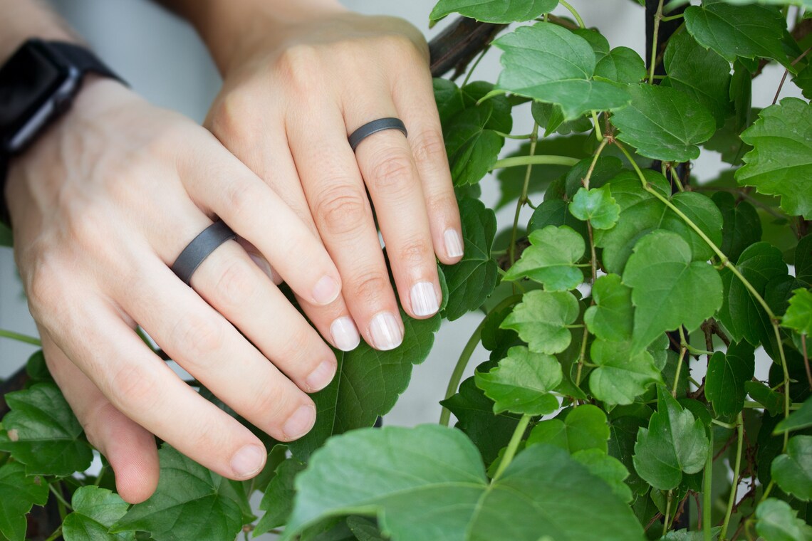 Titanium and Graphite Wedding Ring Set. Flat Dark Gray | Etsy