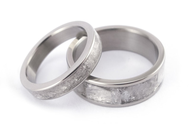 Titanium Wedding Ring Set With Mica Mineral. Flat Polished | Etsy