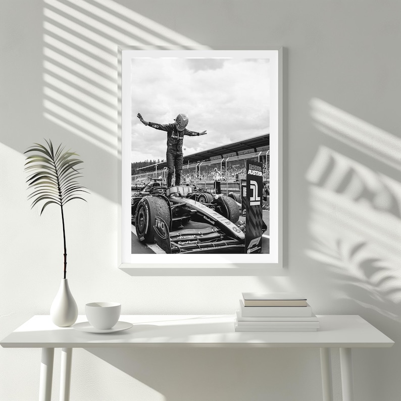 George Russell Poster, Formula 1 Motivational Print, Black and White ...