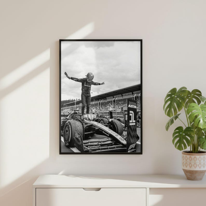 George Russell Poster, Formula 1 Motivational Print, Black and White ...