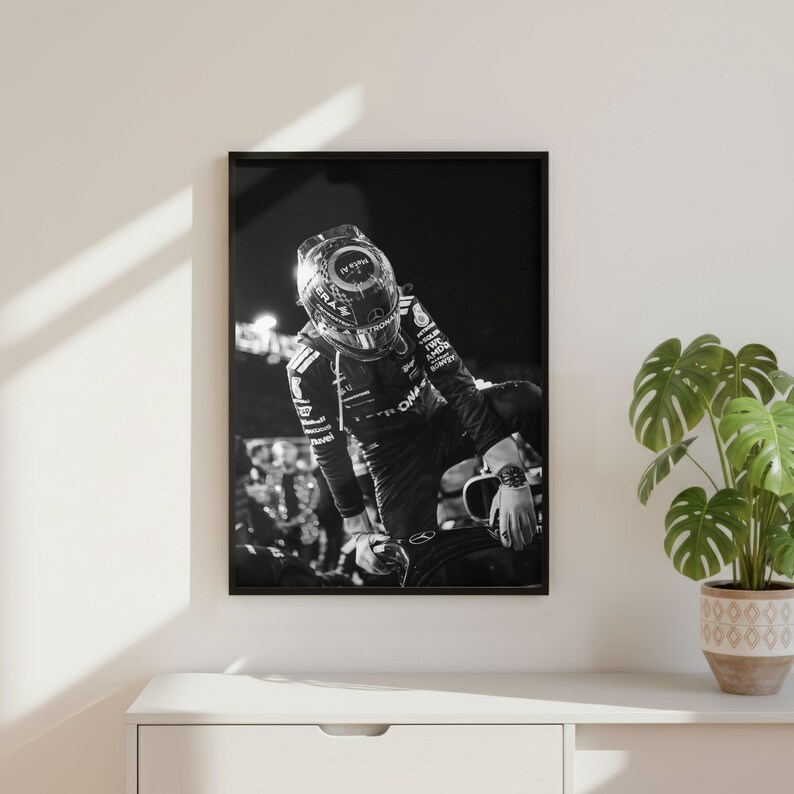 George Russell Poster, Formula 1 Motivational Print, Black and White ...