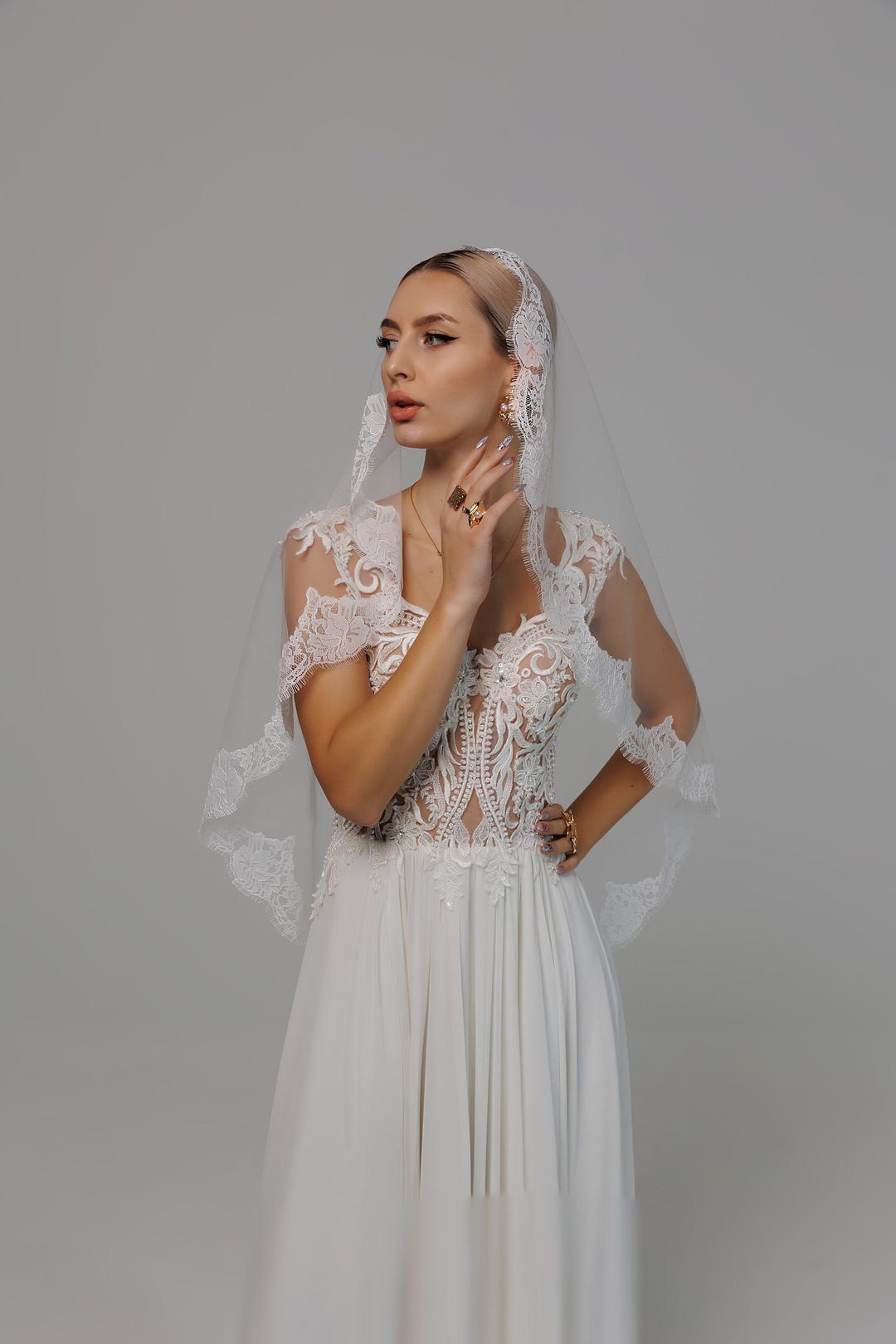 Fingertip Mantilla Wedding Veil With Chantilly Lace Edge in Ivory ...