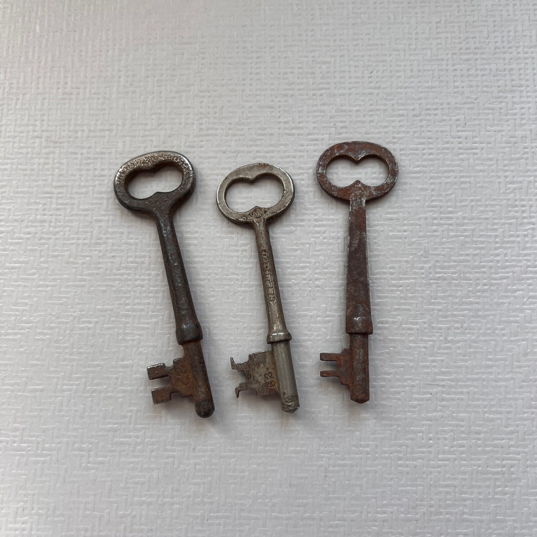 3 Vintage Metal Skeleton Keys W/oval for Mixed Media Arts Set 12 - Etsy