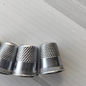 4 Pieces Vintage Metal Thimbles - Etsy