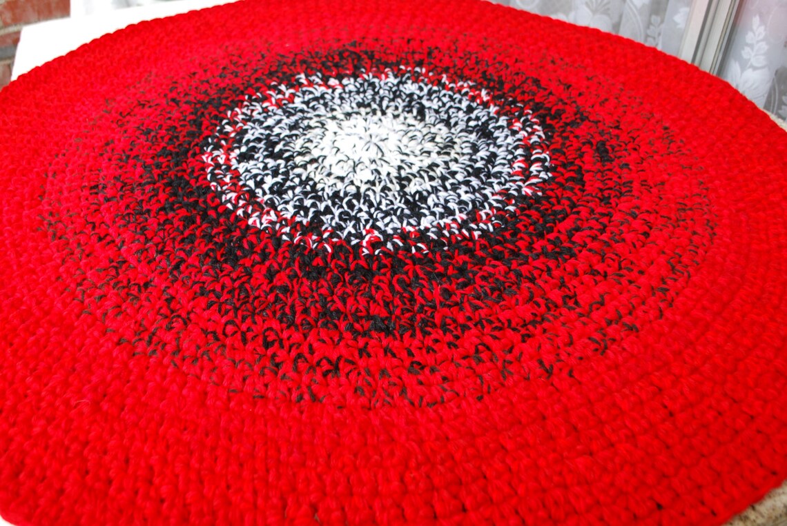 Red Black White Handmade Circle Rug - Etsy