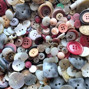 2 Pound of Vintage Mixed Buttons - Etsy
