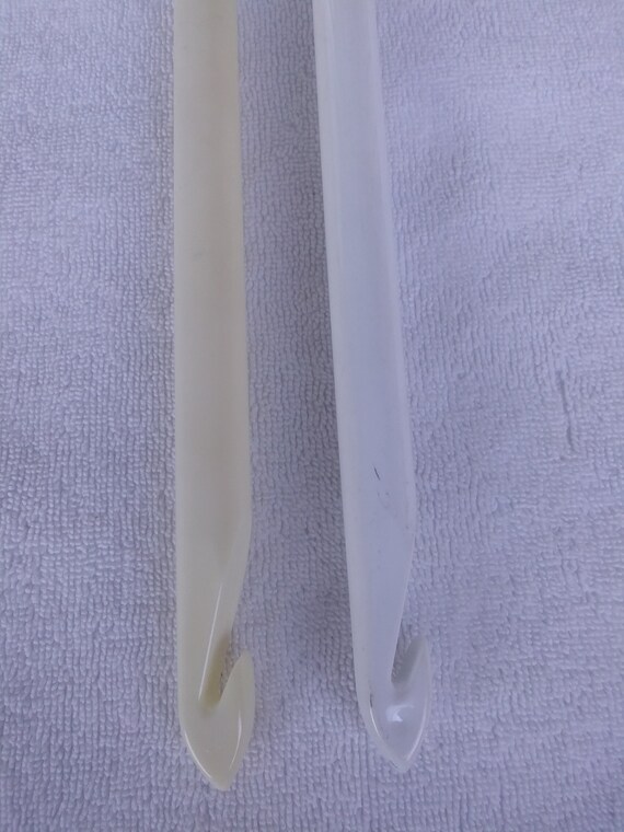 2 Vintage EXTRA LARGE Plastic Crochet Hooks | Etsy