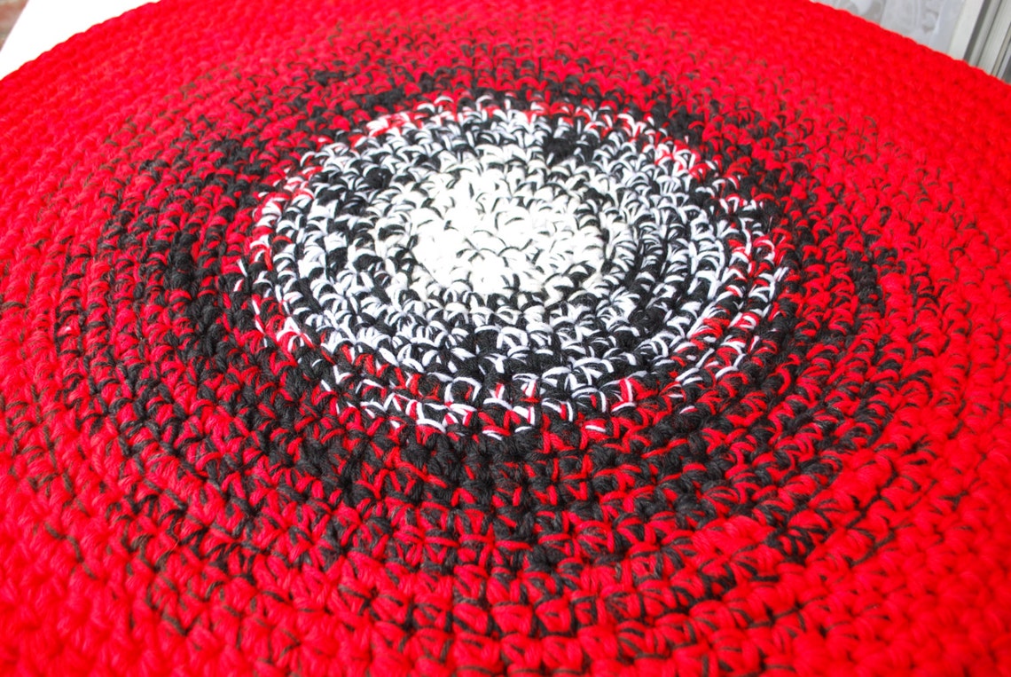 Red Black White Handmade Circle Rug - Etsy
