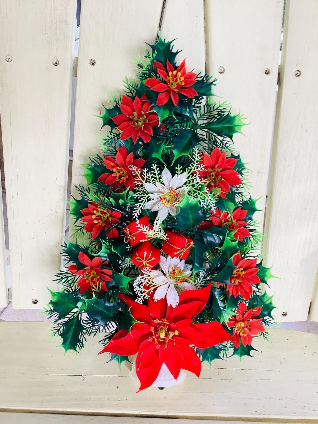 Retro Red and White Plastic Poinsettias Flat Christmas Tree Door ...