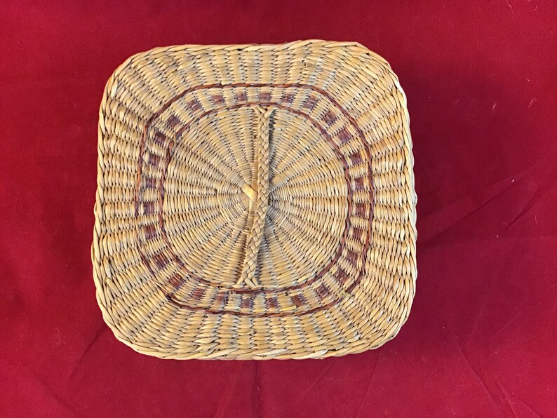 Vintage Native American Basket Folk Art Lidded Sweet Grass Basket ...