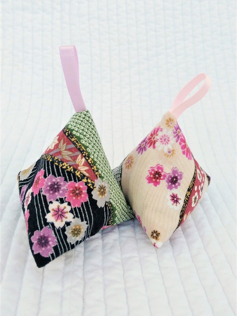 Lavender Pyramid Sachets, Sakura and Plum Blossom. Scent Freshener ...