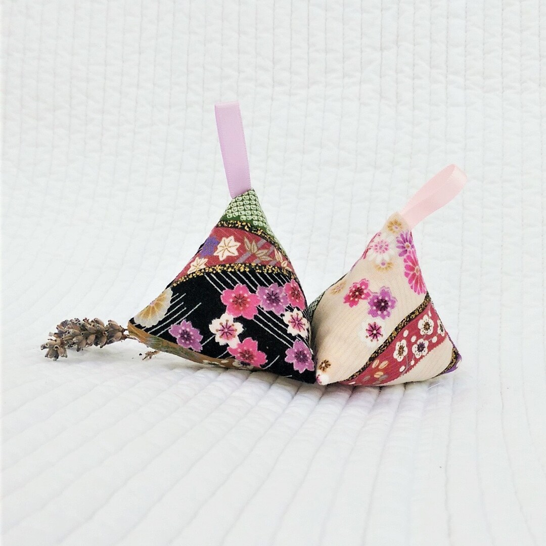 Lavender Pyramid Sachets, Sakura and Plum Blossom. Scent Freshener ...