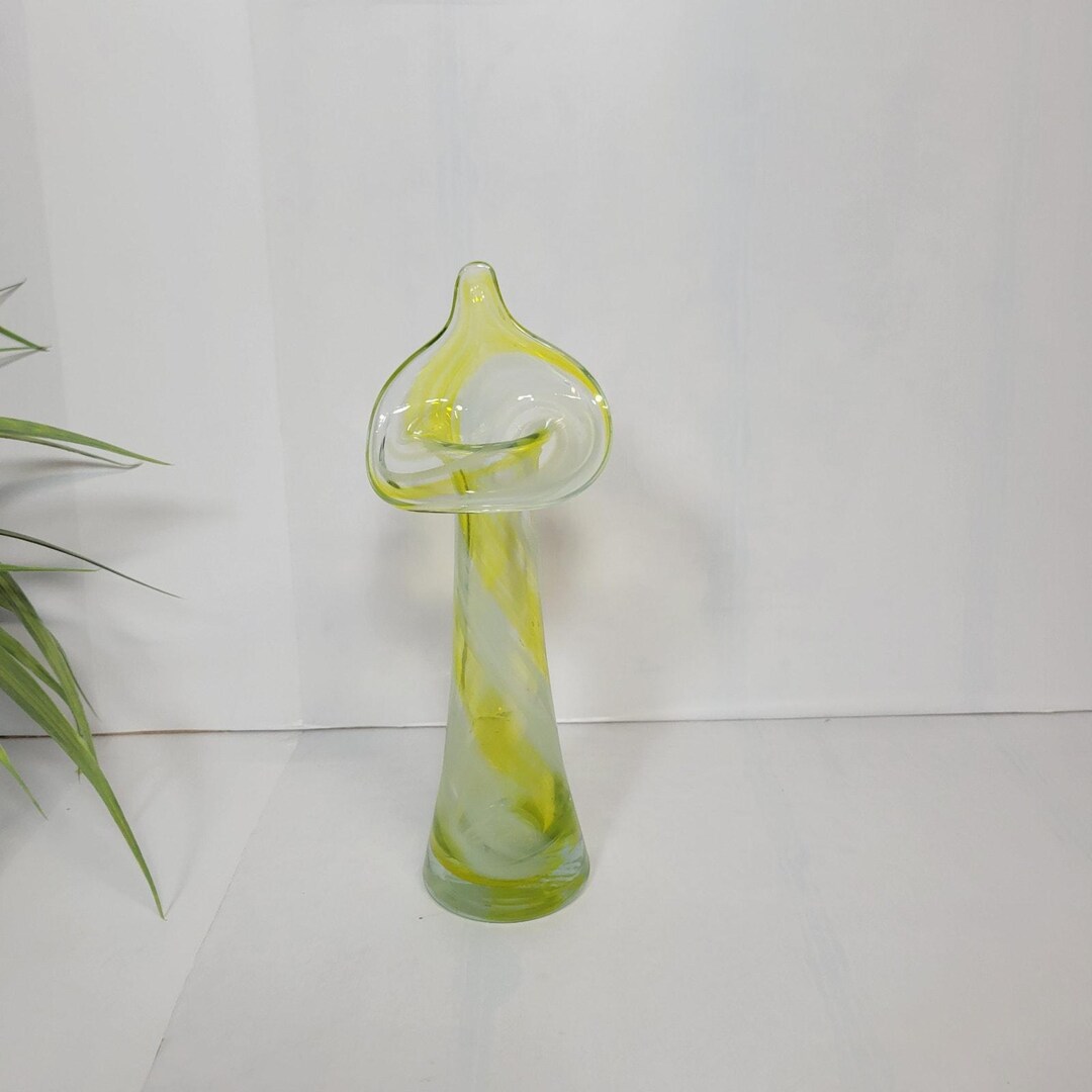 Vintage Smiths Old Timer Ozark Art Glass Vase, White Yellow Jack in the ...