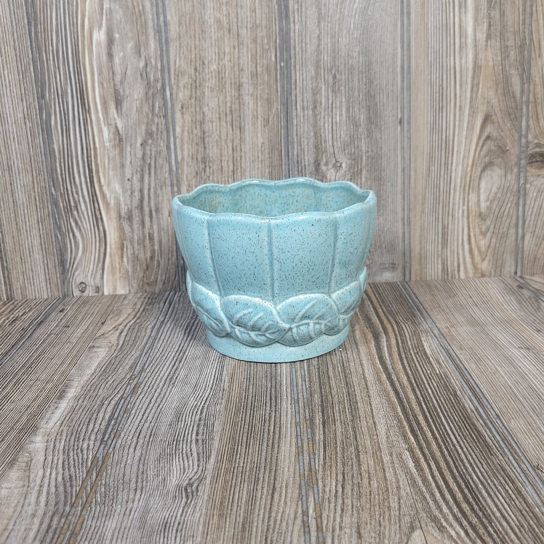 Vintage Red Wing Planter 1403, Aqua Art Pottery Scalloped Leaf hairline ...