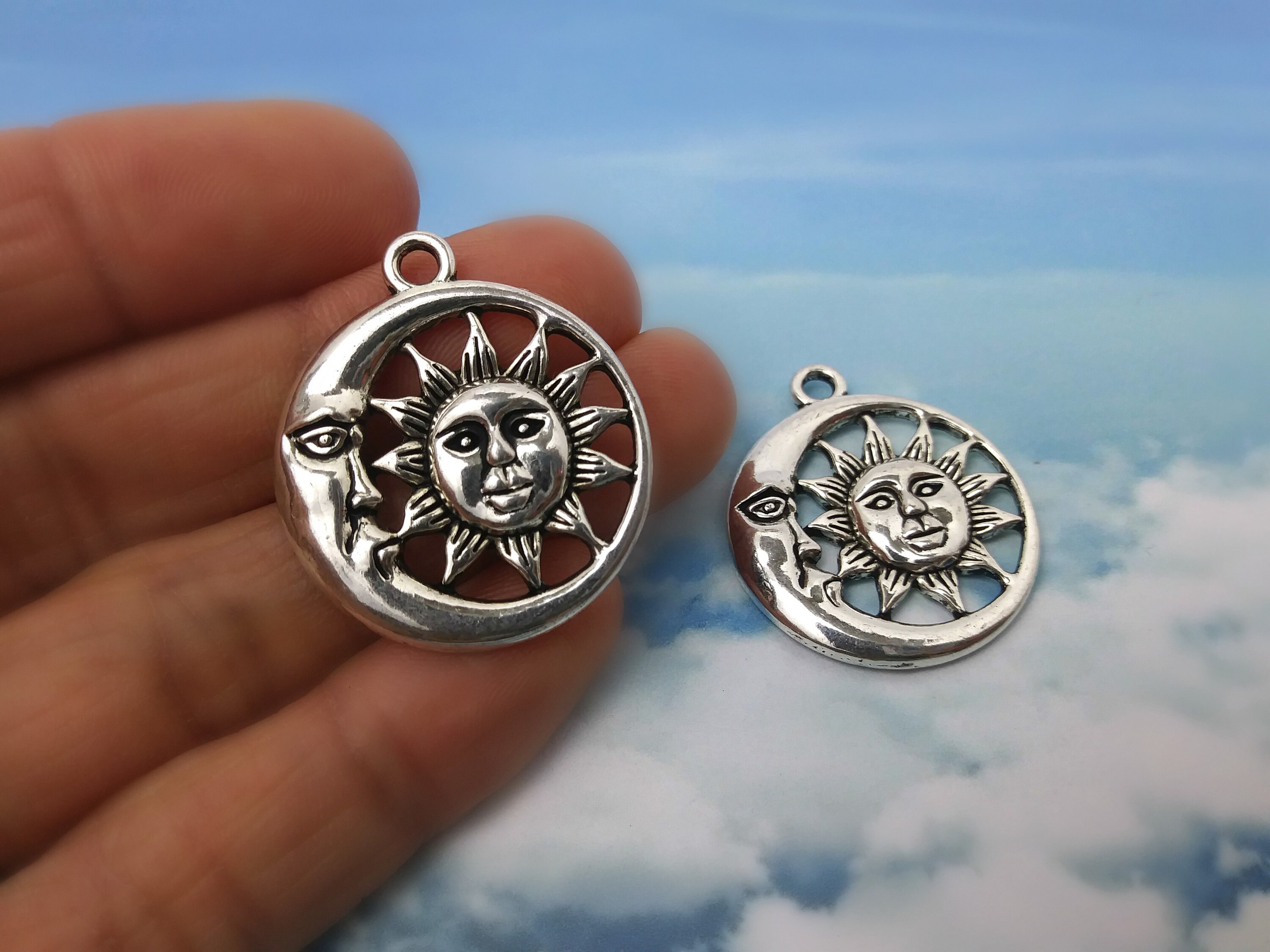 50 or 1 piece/ Sun and Moon Charms/ Bronze sun/ Silver Sun & | Etsy