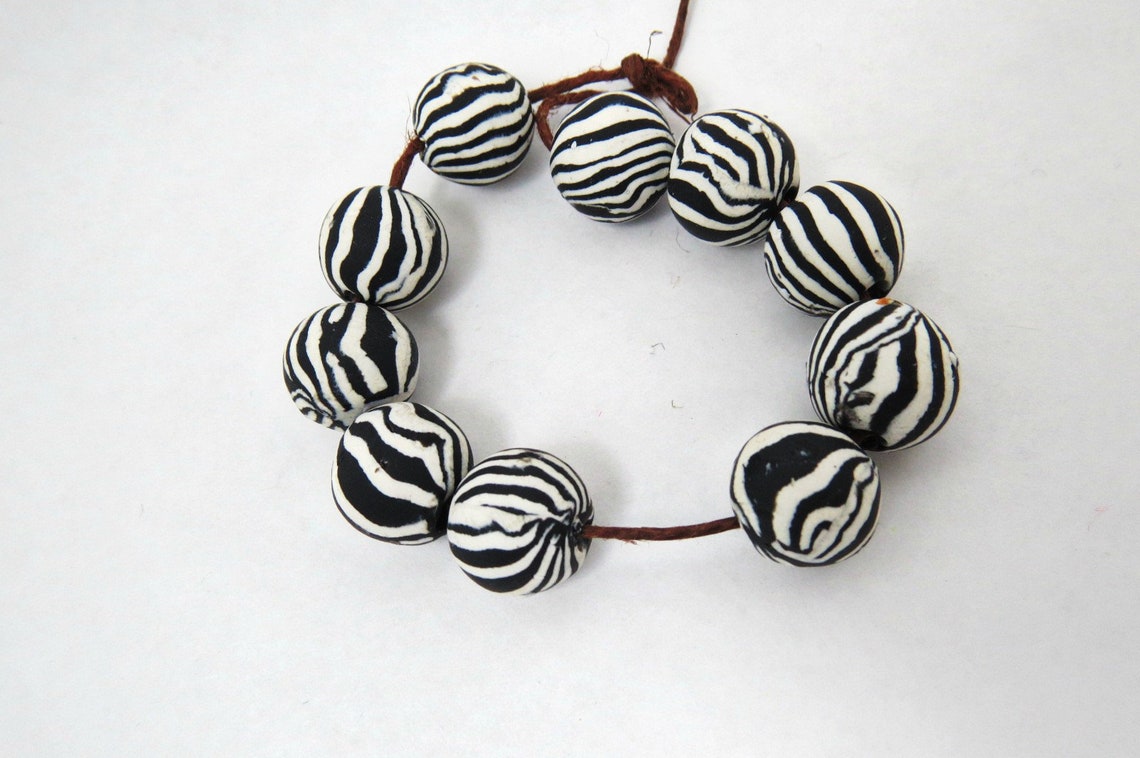 100/ 50 or 10 Pieces Black and White Beads/ Stripe Beads/ - Etsy