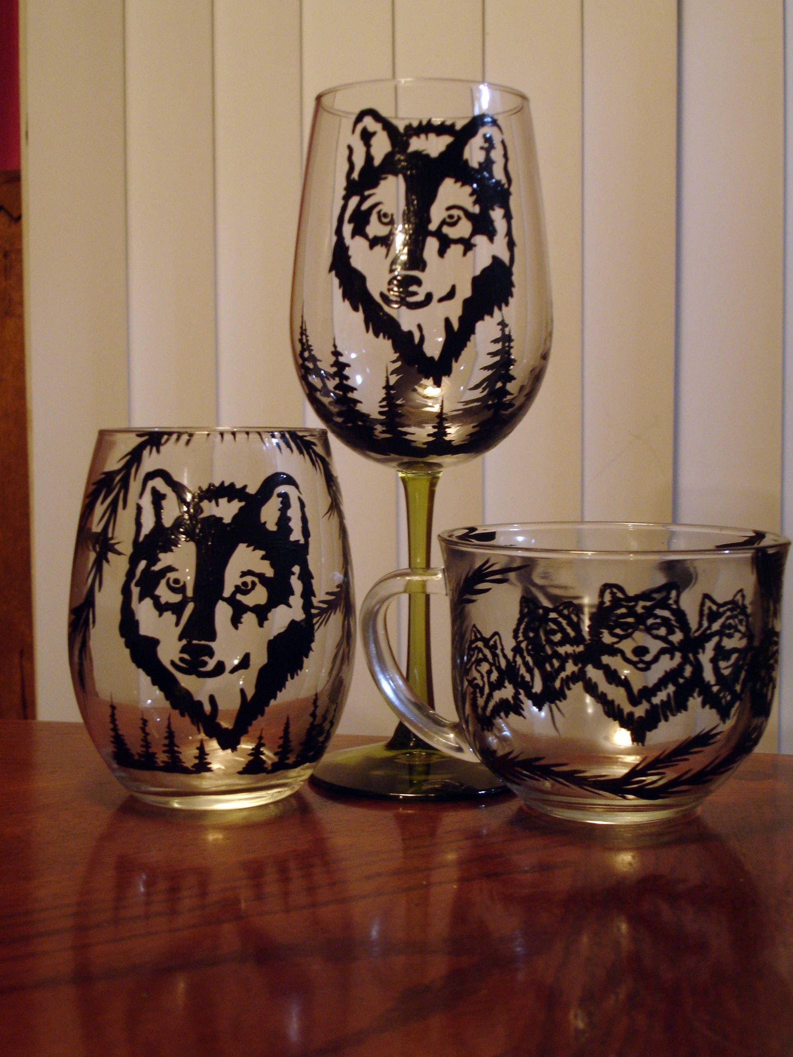 Hand Painted Wolf Wine Glass - Etsy