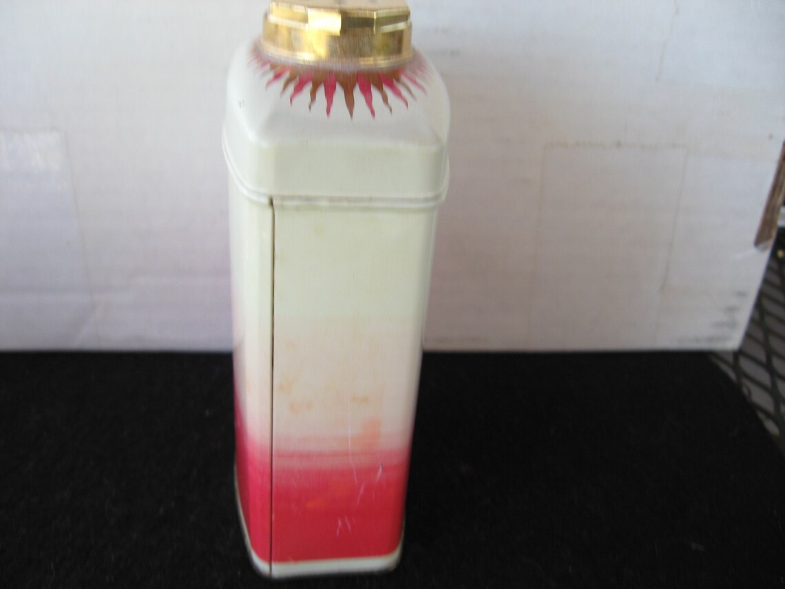 Vintage Yardley Red Roses Talc Powder Tin , Talcum Powder, Red Rose ...