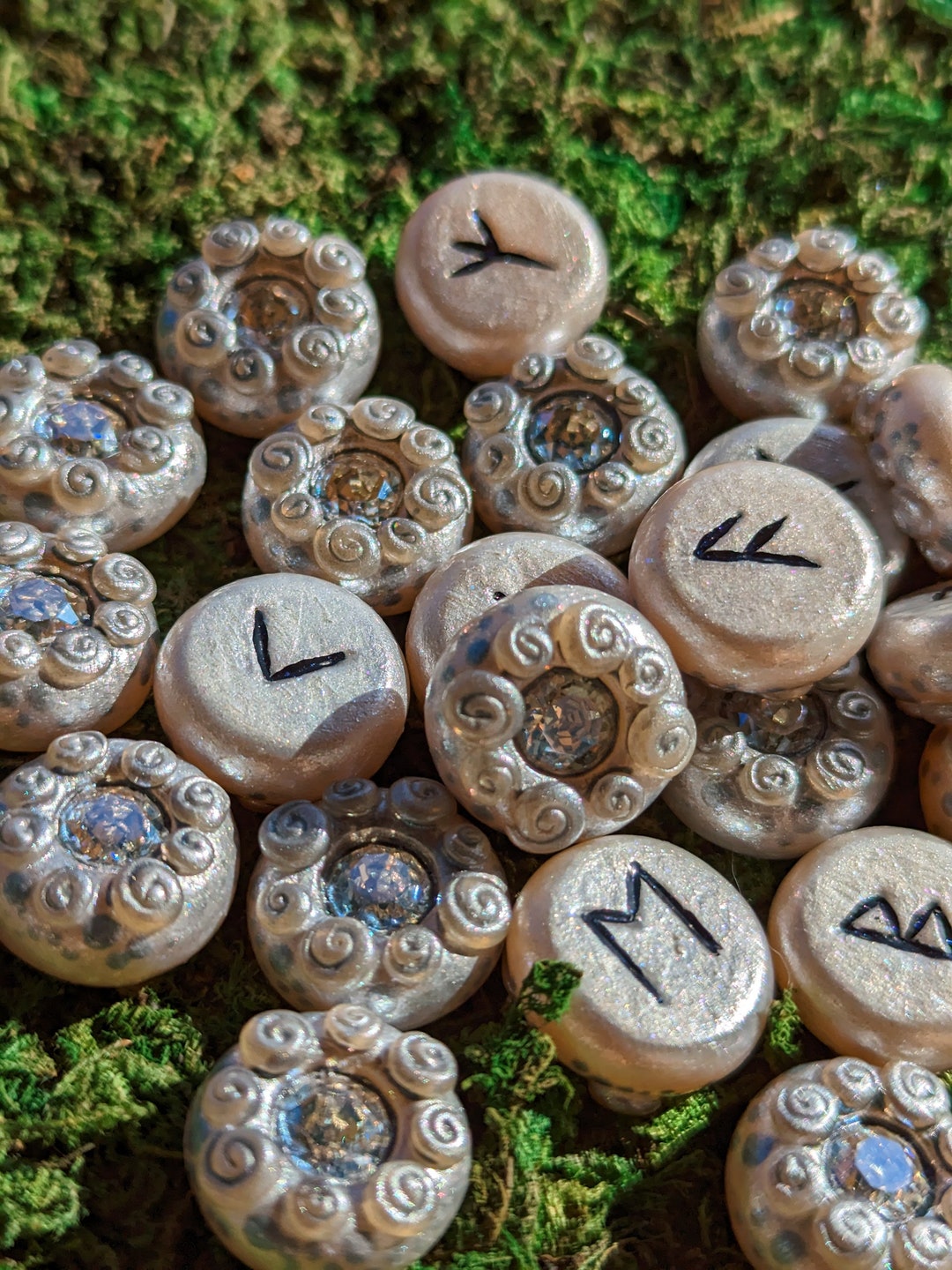 Elder Futhark Rune Set: Sleipnir - Etsy