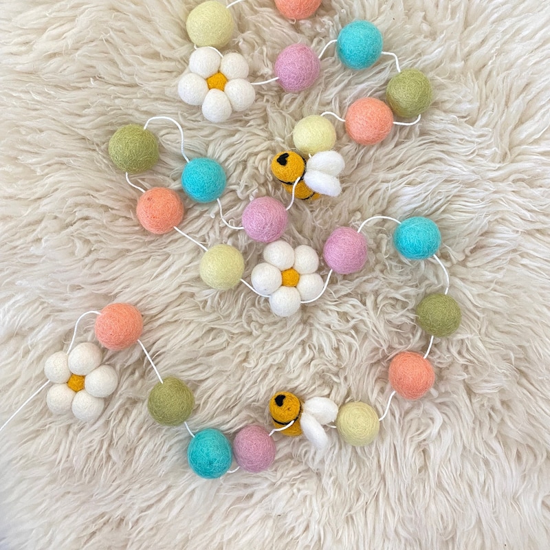 Spring Garland Bees - Etsy