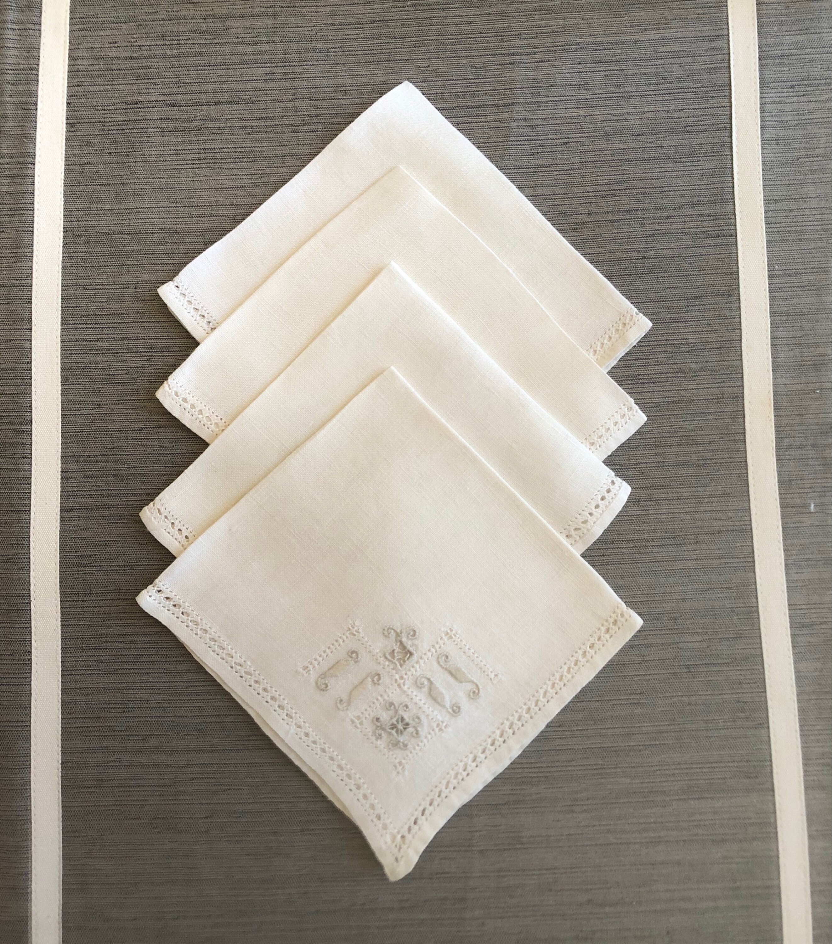 Gorgeous Embroidered Linen Napkins Set of 4 - Etsy