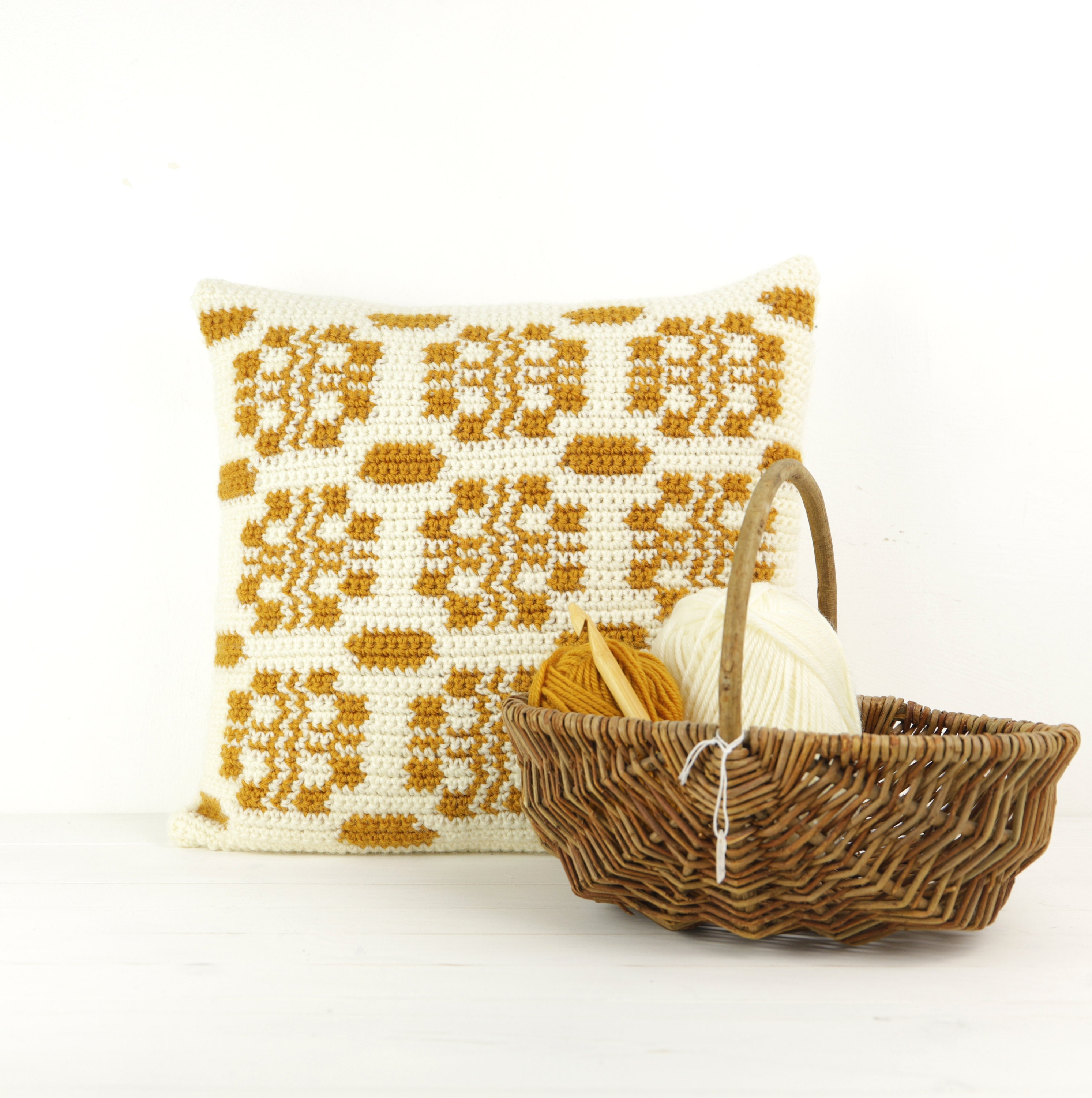 Welsh Blanket Crochet Pattern, Retro Crochet Pillow, Mustard Cushion ...