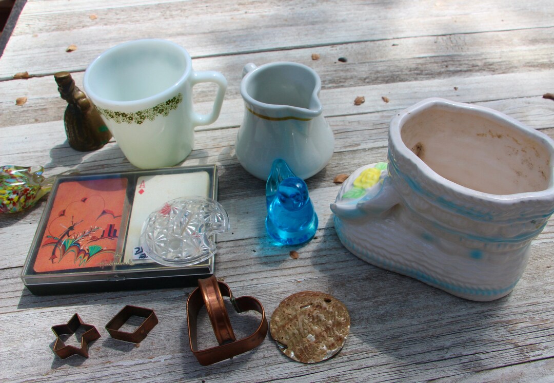 Lot of Vintage Trinkets - Etsy