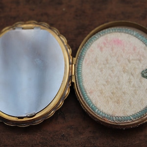 Old Ladies Compact - Etsy