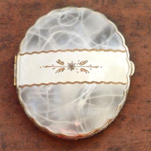 Old Ladies Compact - Etsy