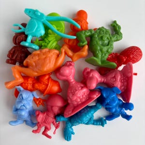 Vintage 70s Cereal Box Toy Figure: Freakies, Tooly Birds, Daffy Dawgs ...