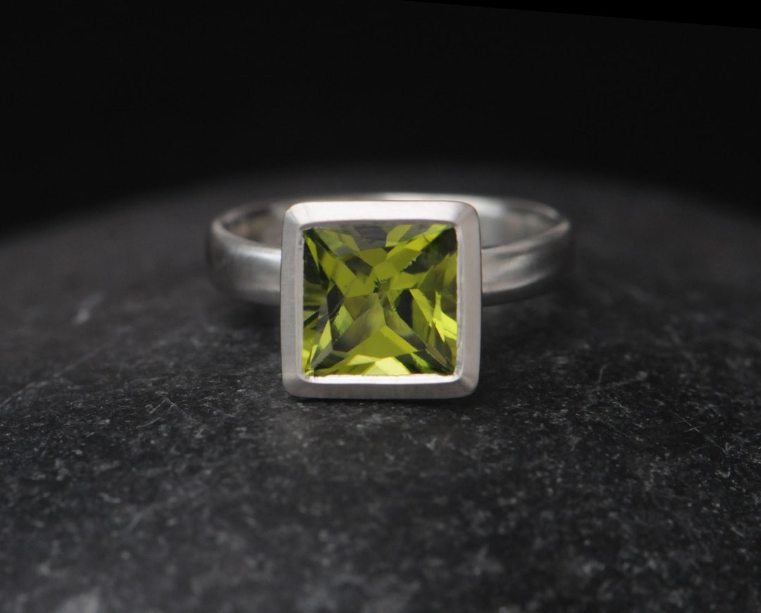 Princess Cut Peridot Ring in Silver, Square Peridot Ring - Etsy