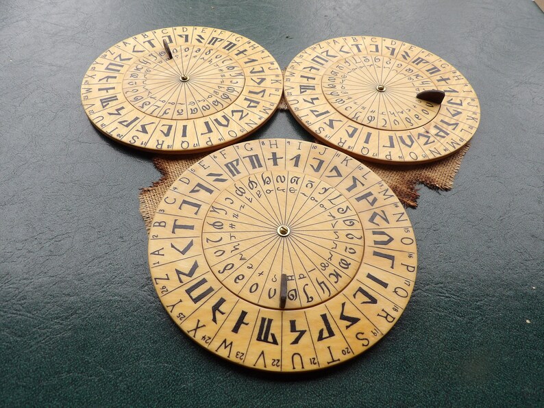 Cypher Wheel Set: Dwarven, Elvin, Common Dungeons and Dragons Codes (7. ...