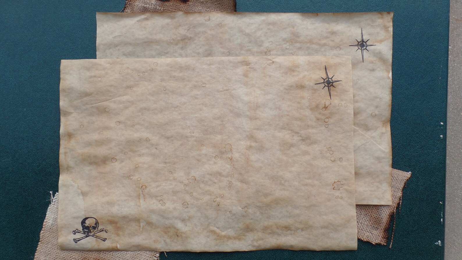 Blank Treasure Maps: Aged Paper, Skull & Compass - DIY Pirate Party ...