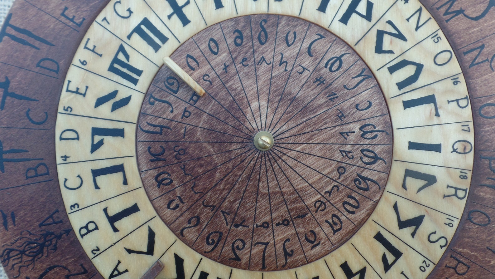 Cipher Wheel Cypher Wheel Dwarven Dwarvish Devek Elvin - Etsy