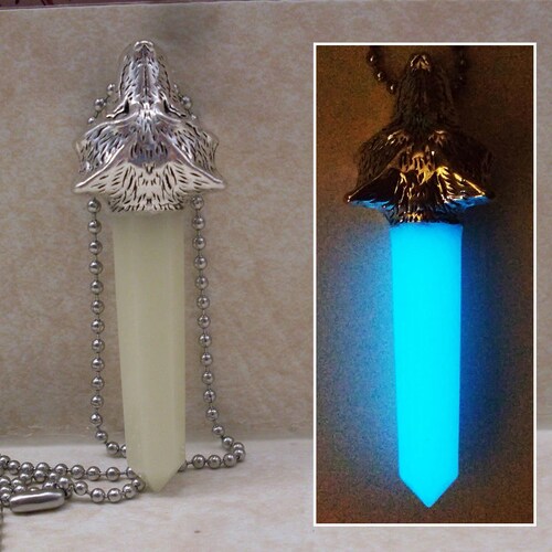 WOLF Head GLOW in the DARK Blue Crystal Pendulum Pendant | Etsy
