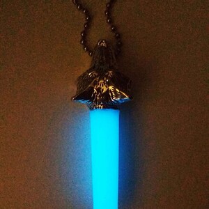 WOLF Head GLOW in the DARK Blue Crystal Pendulum Pendant Necklace ...