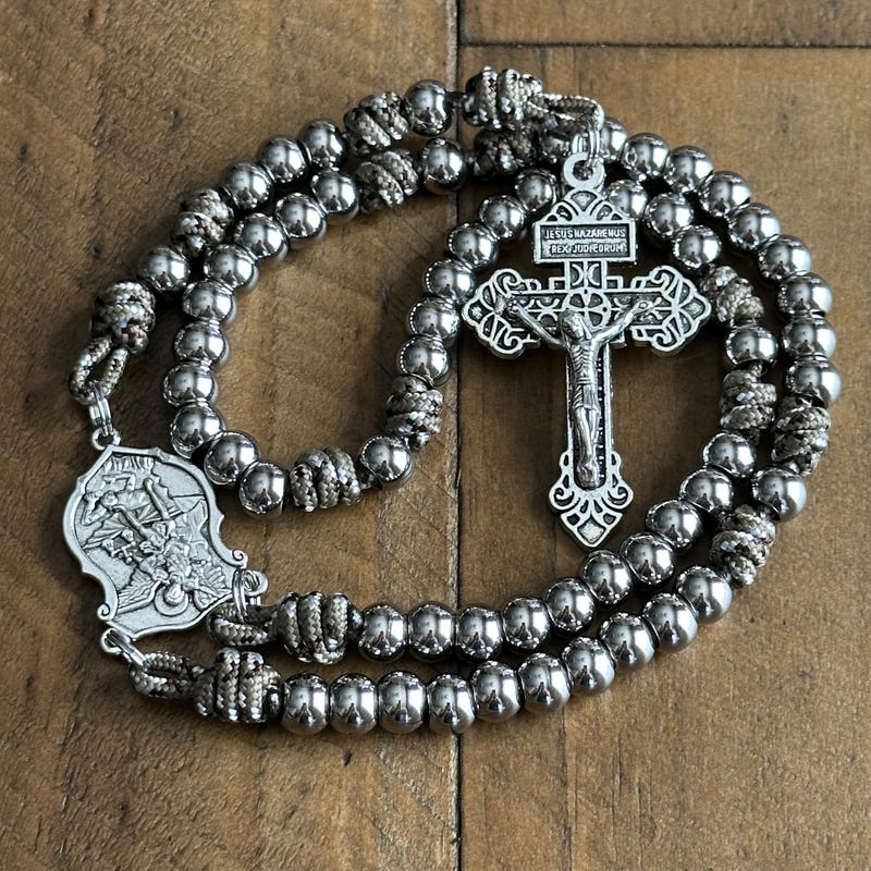 Paracord rosary st michael - Etsy.de